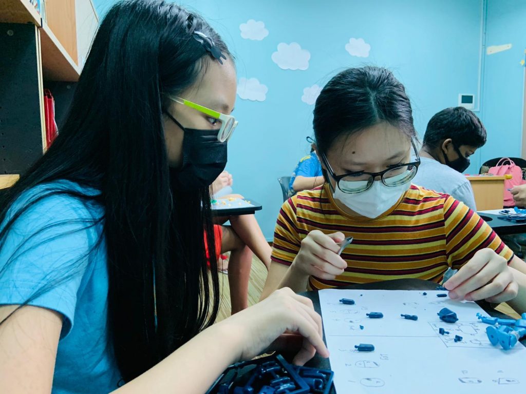 Stikfas Art Workshop for Lower-Income Families - Dyslexia Association ...
