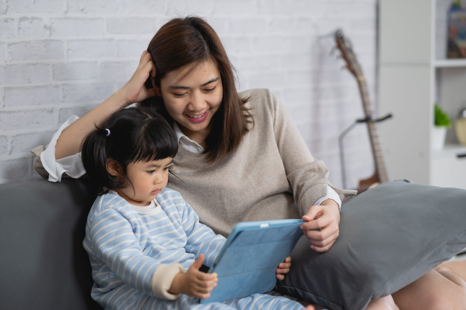 Navigating the Digital Age: Screen Time and Early Literacy - Dyslexia ...